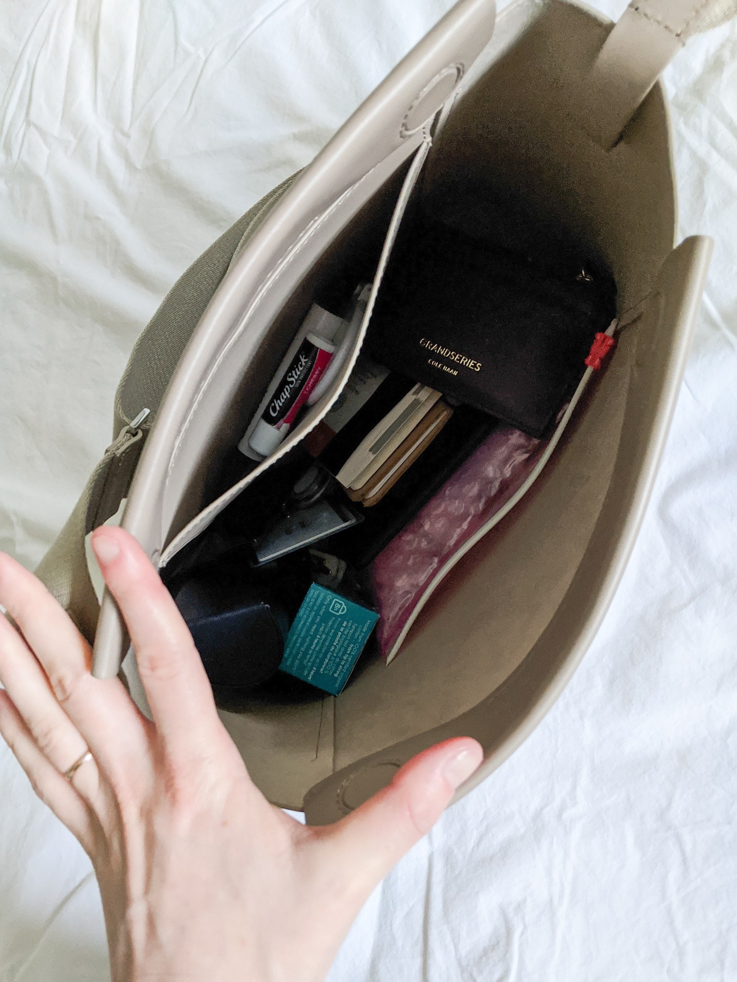 Review | The Everlane Form Bag – Goblin Shark